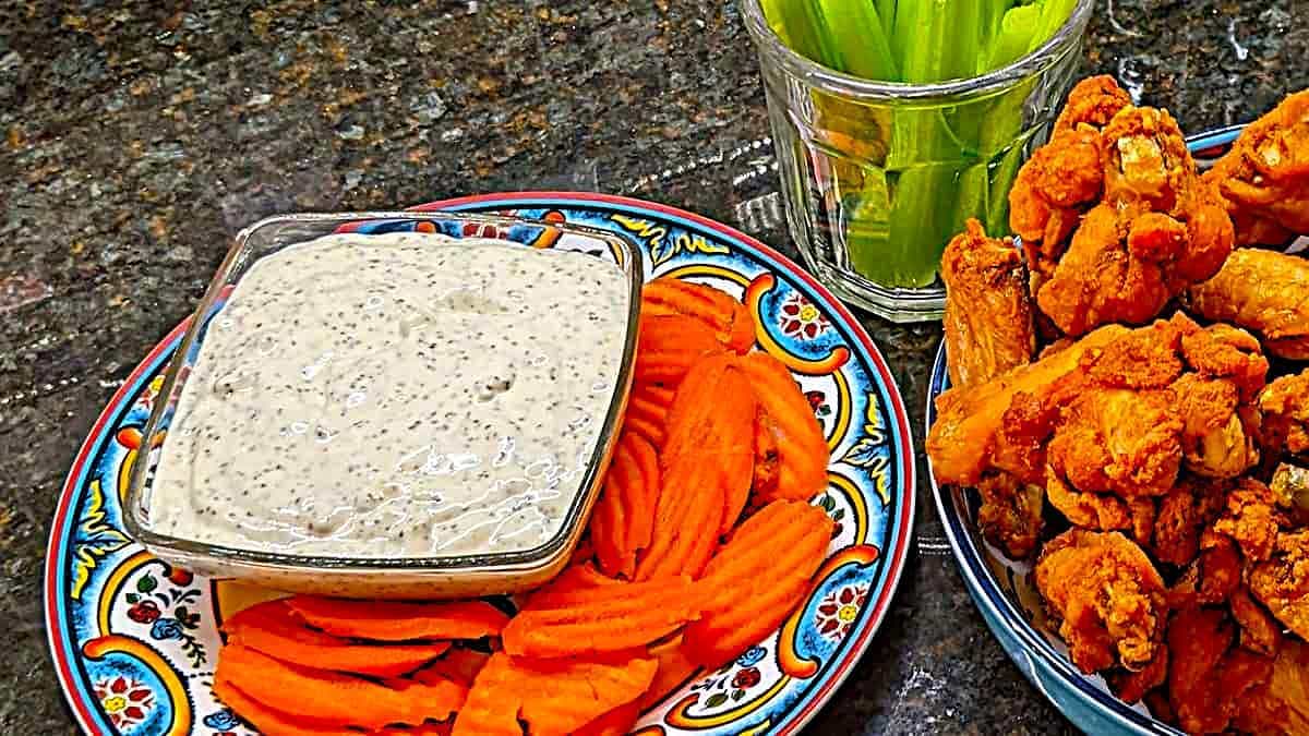 Blue Cheese Ranch Sauce for Wings and Veggies: Ready in 4 Minutes!