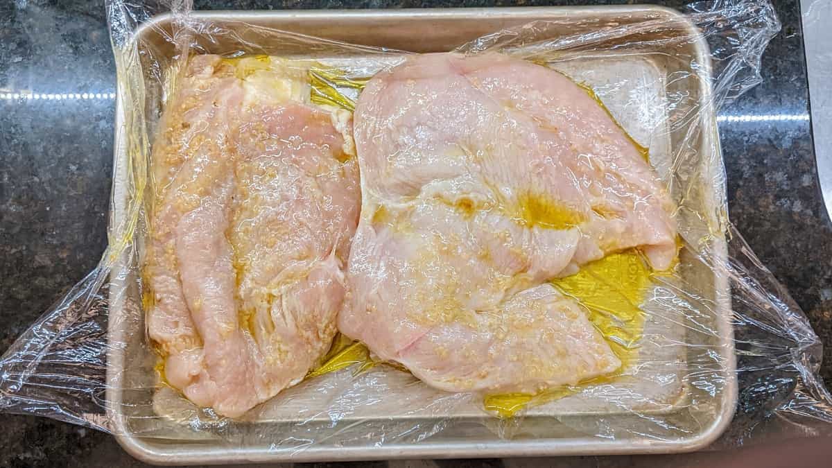 Gyro Chicken with EASY Homemade Tzatziki Sauce Recipe