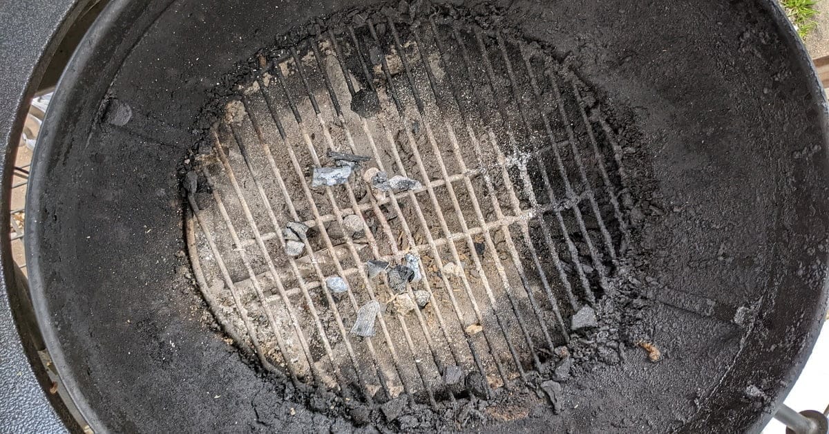 Best Detailed Guide of Maintaining a Charcoal Grill