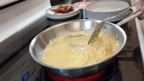 Fluffy, Creamy, & FAST SCRAMBLED EGGS in Stainless Steel Pan